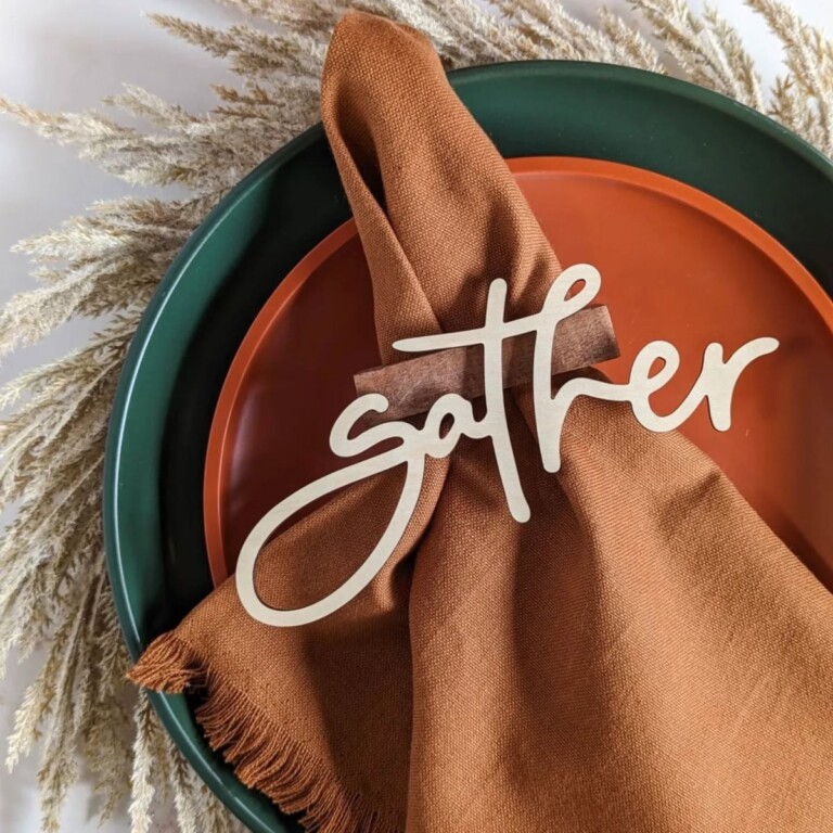 21 Simple Thanksgiving Table Decor Ideas That Look Amazing - Craftsy Hacks