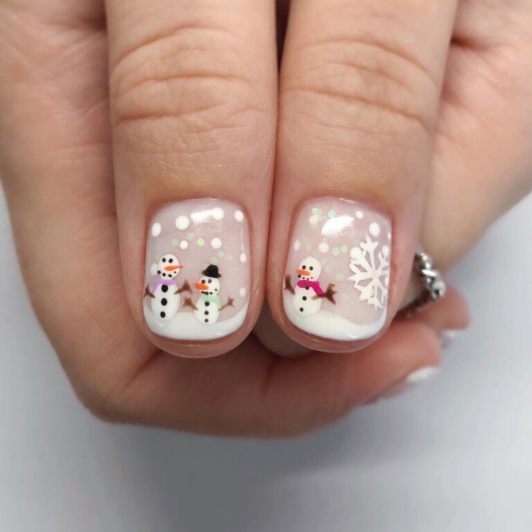21 Cute White Christmas Nail Designs for Short Nails - Craftsy Hacks